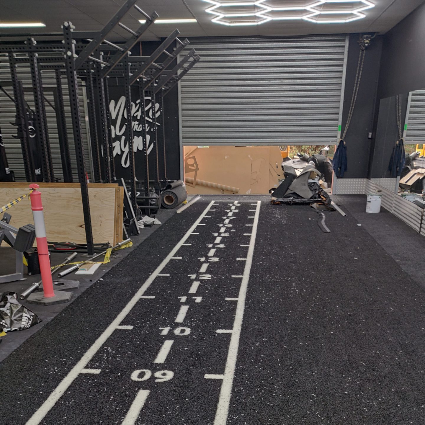 VIP Floors – Mechanic Shop, Focus on Logbook Services (Routine Services ...